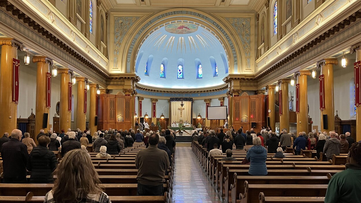 Une messe en soutien aux victimes d’abus sexuels | Radio-Canada
