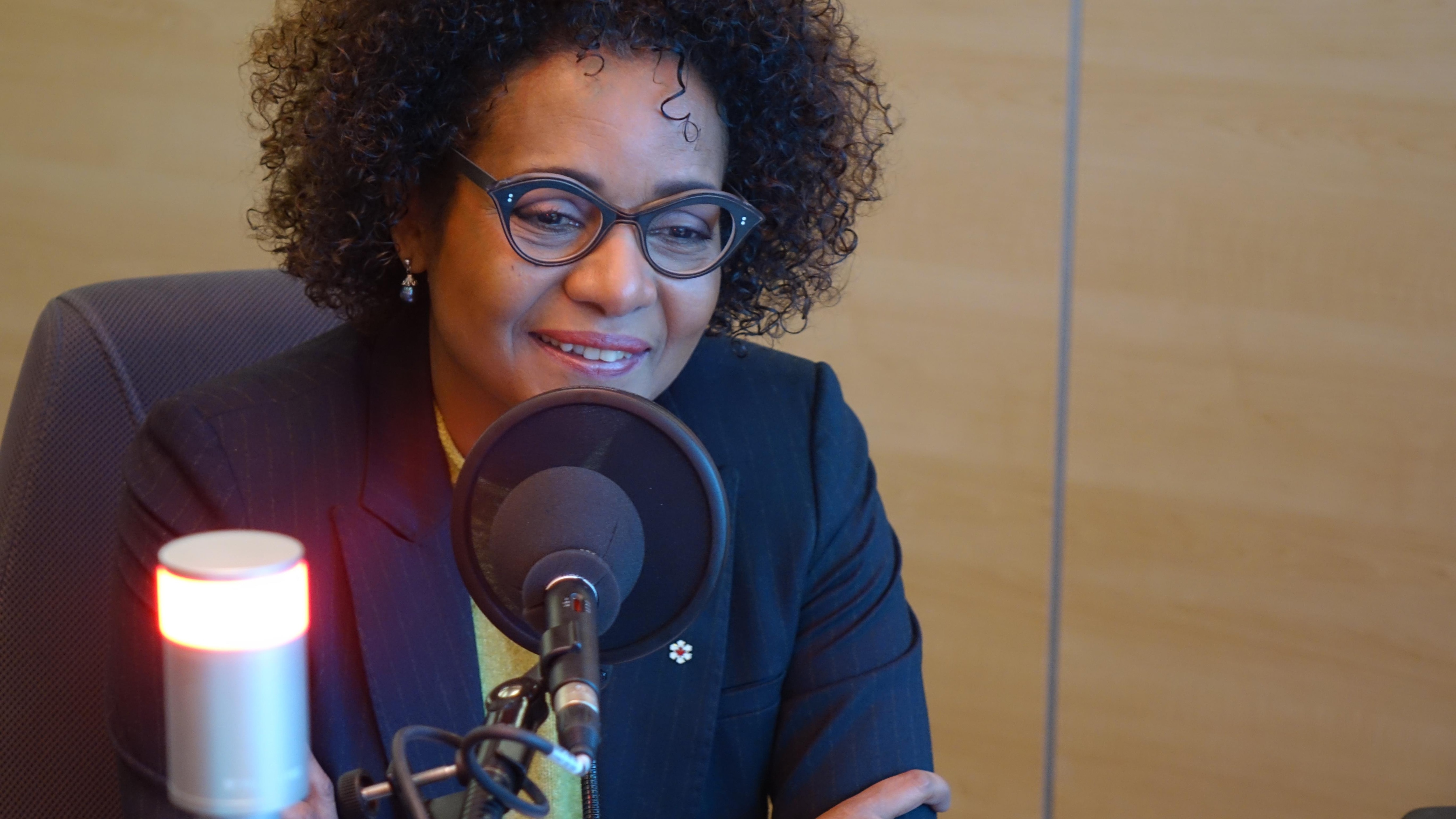 Michaëlle Jean reçoit la médaille d’or du Prix de la culture chrétienne ...