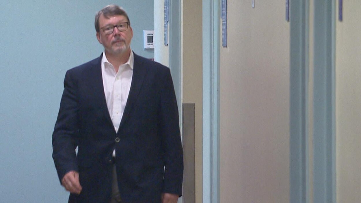 Enquête préliminaire pour l'ex-journaliste Michel Venne | Radio-Canada