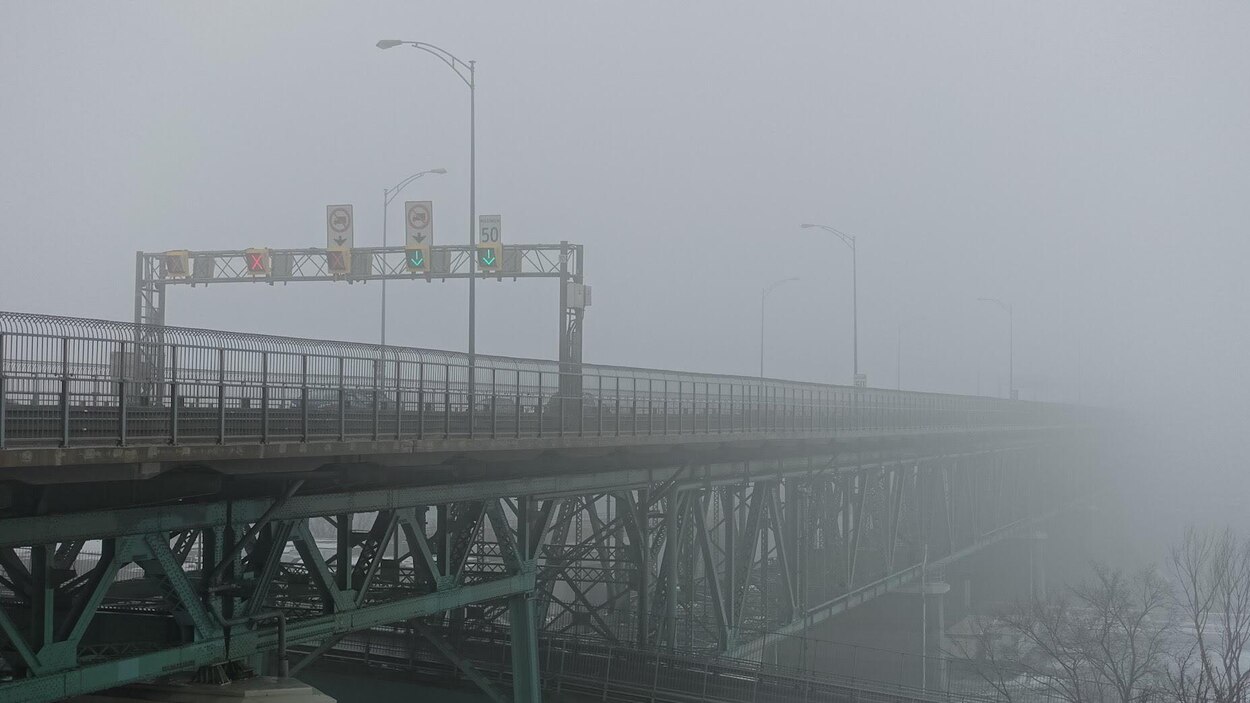 Plusieurs régions du Québec visées par un avertissement de smog | Radio ...