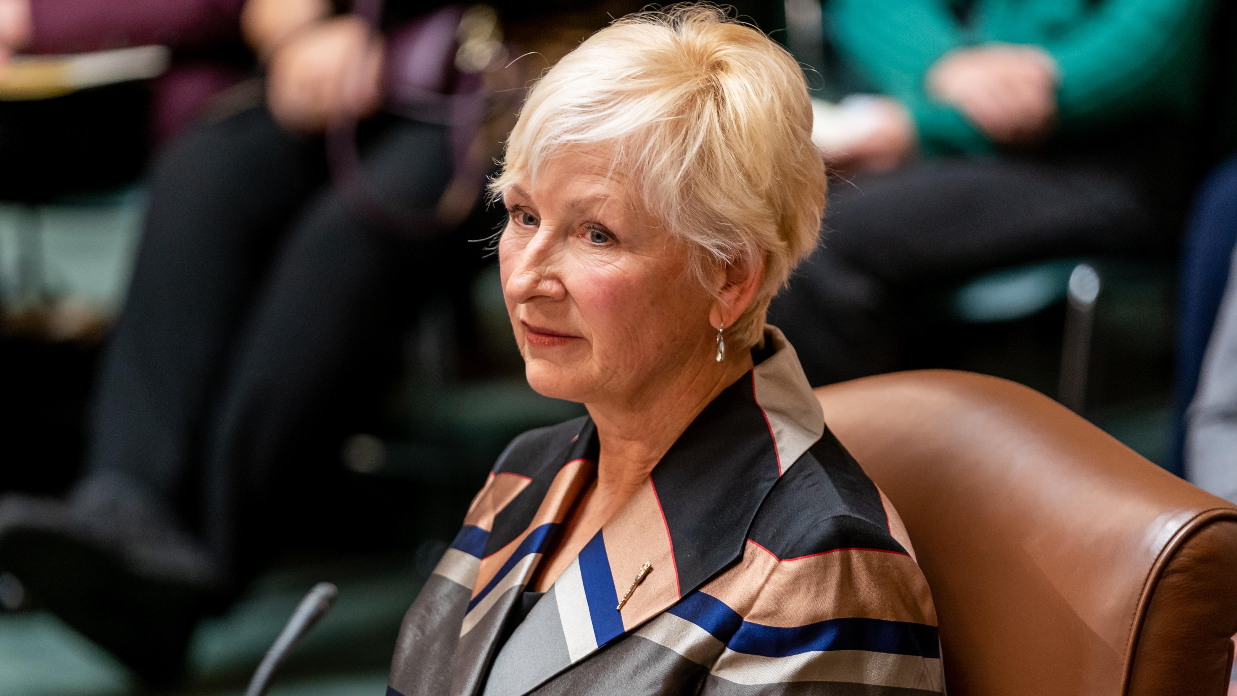 La crédibilité de Nadine Wilson et de son parti remise en question ...