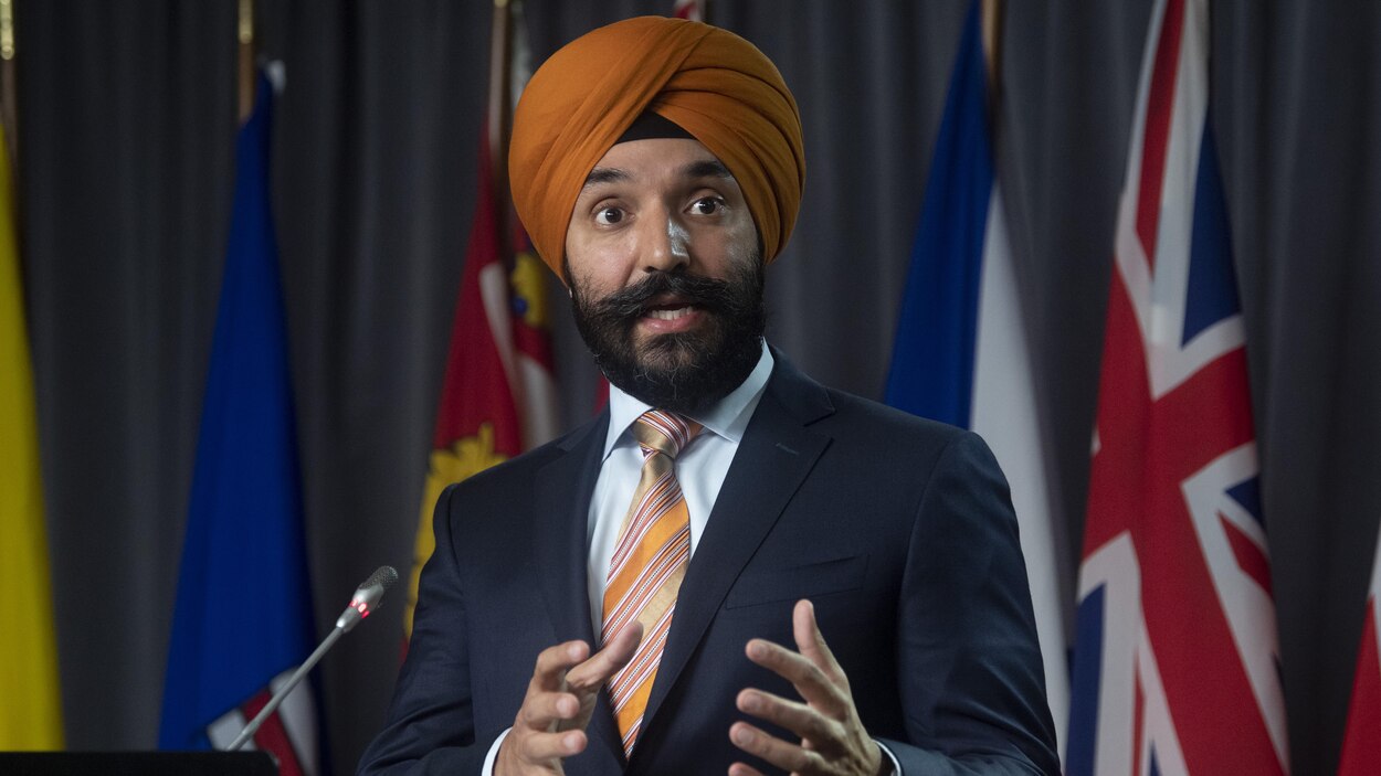 L’ex-ministre Navdeep Bains est nommé chez Rogers Communications ...