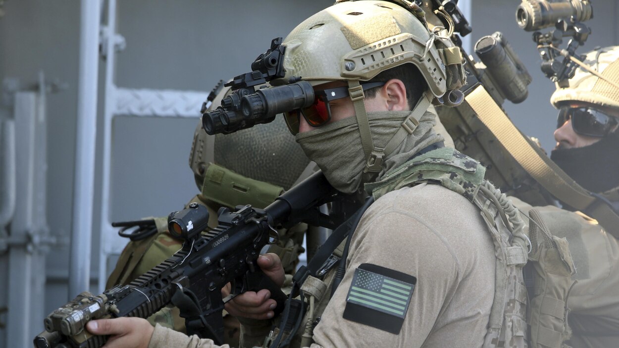 Les recherches pour retrouver deux Navy SEALs perdus en mer d’Oman ...