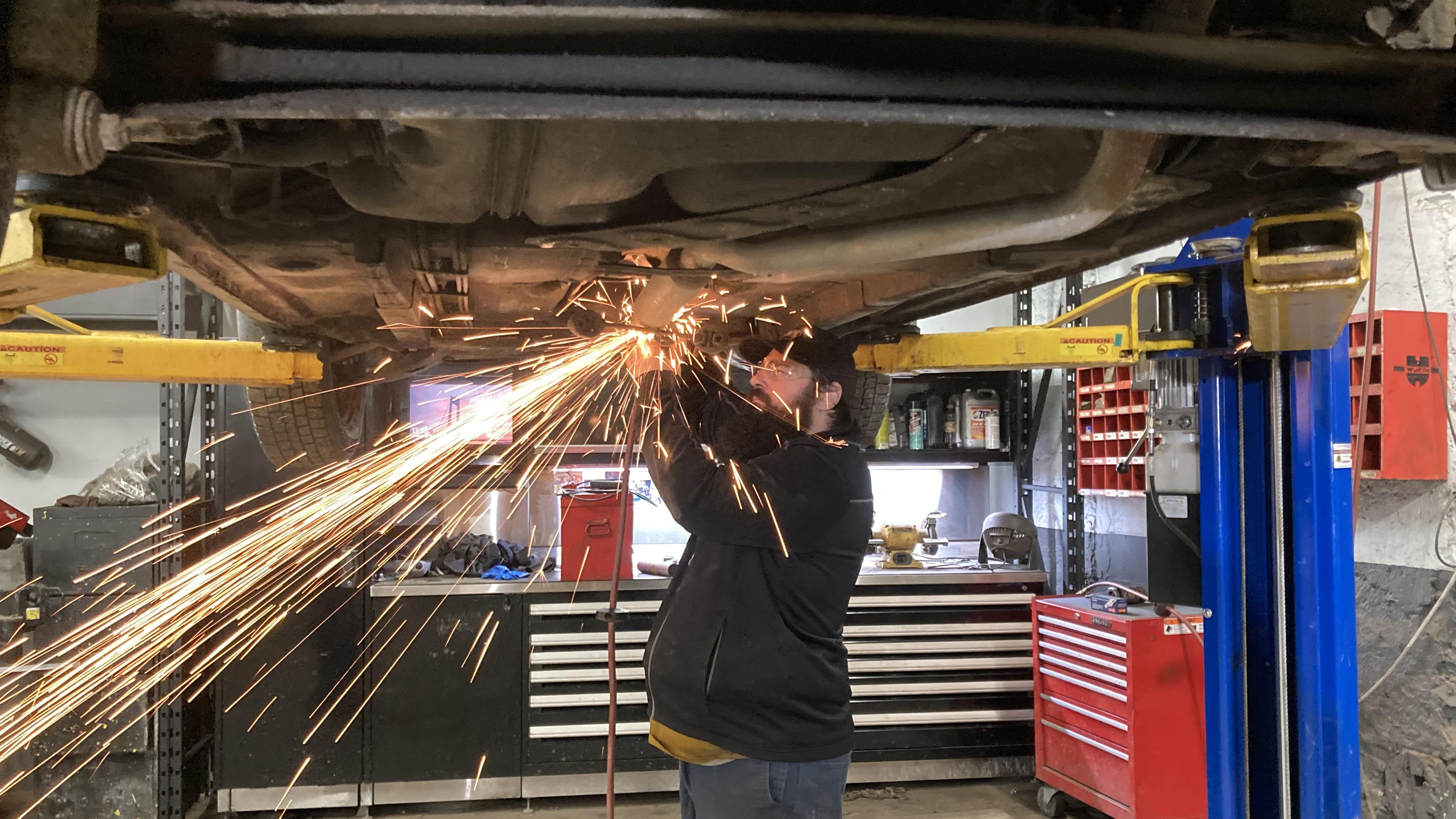 Faire réparer son auto coûtera moins cher à l'avenir | OHdio | Radio-Canada