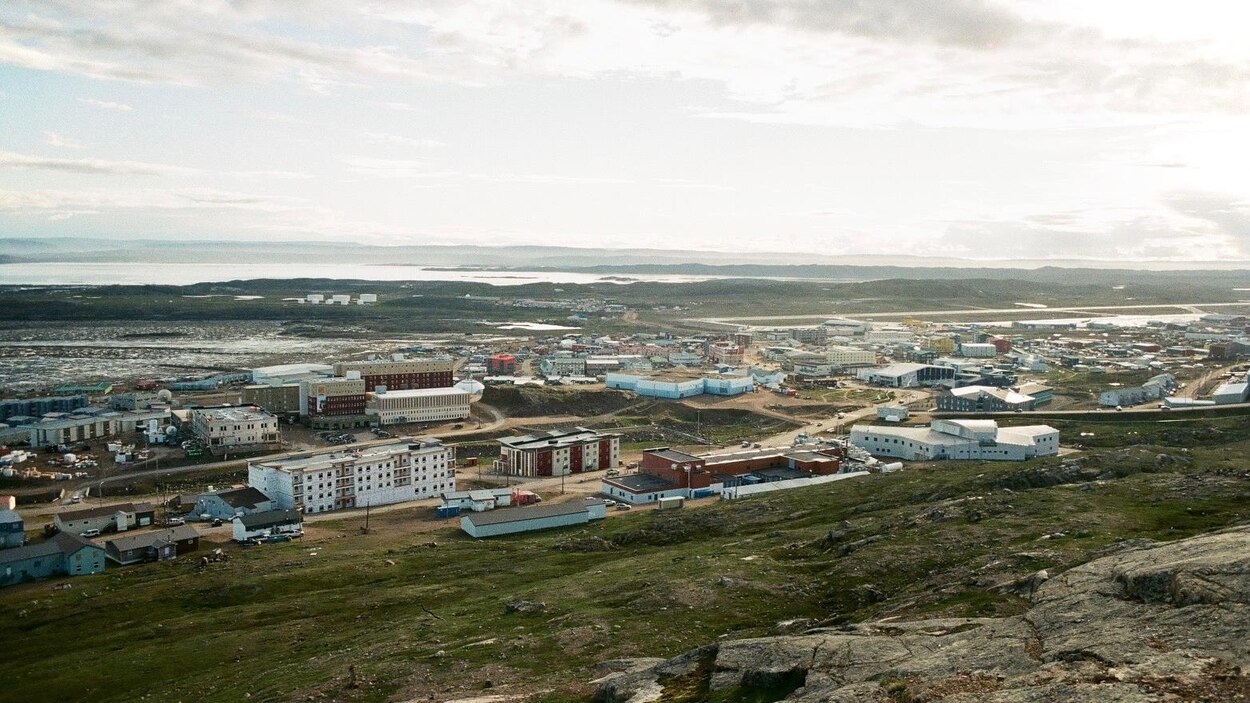 Iqaluit se prépare pour la visite papale | Radio-Canada
