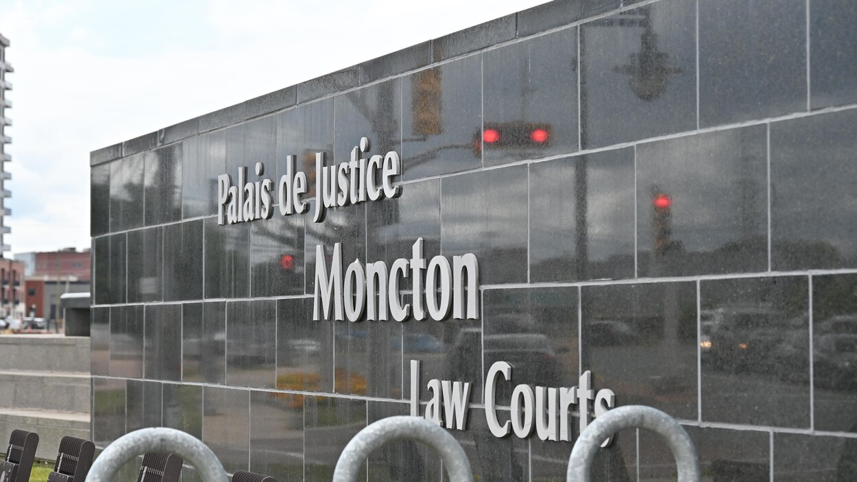 Report du plaidoyer d’un policier du N.-B. accusé d’une infraction de ...