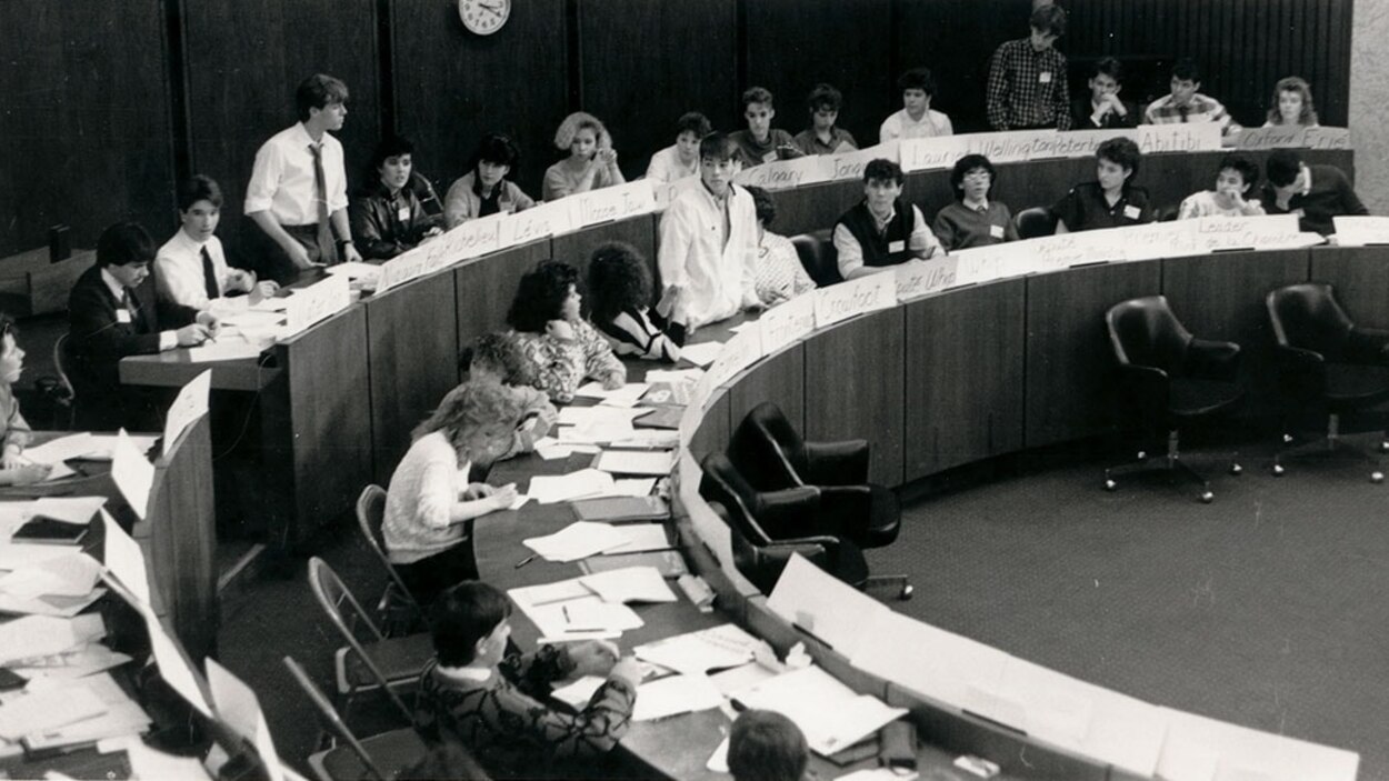 Le Parlement jeunesse franco-manitobain à 40 ans | Radio-Canada