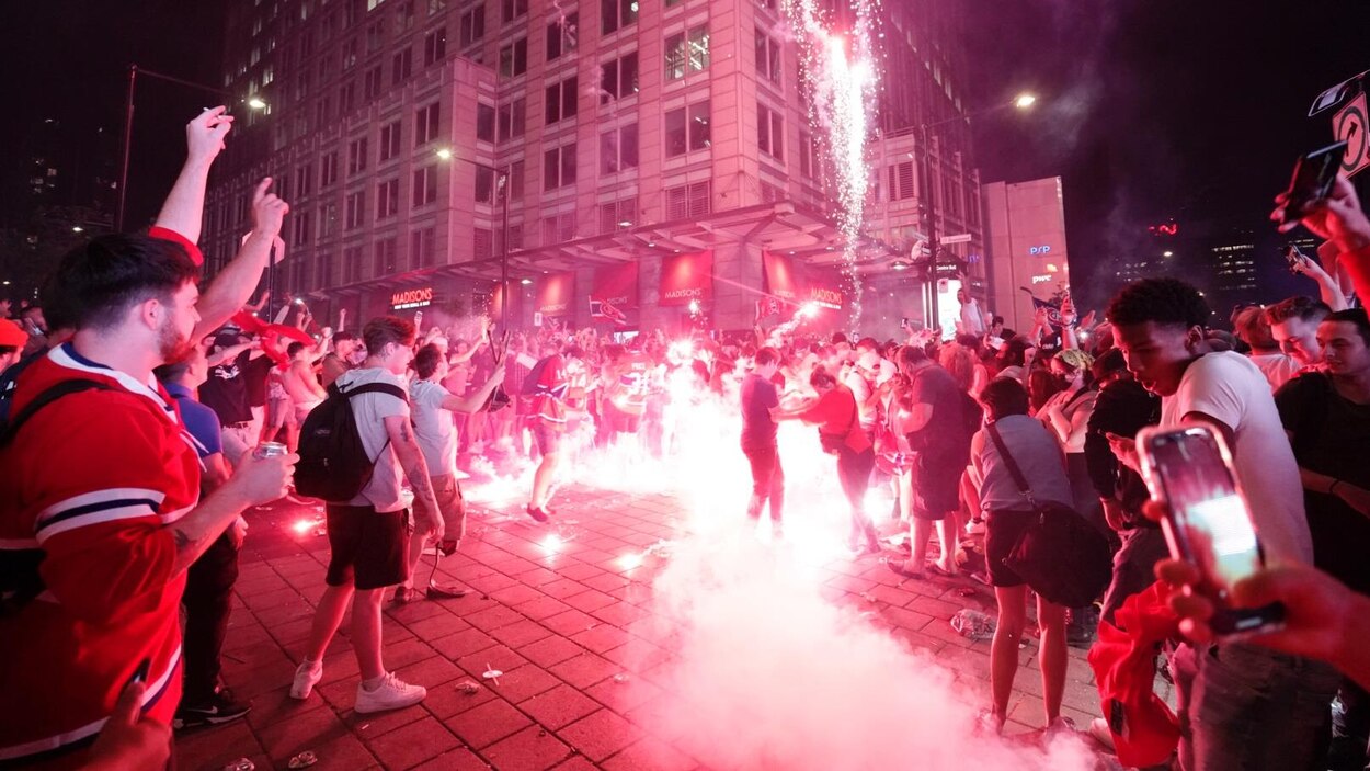 La foule rassemblée au Centre Bell fait sourciller des organisateurs d ...