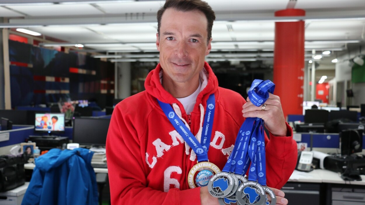 Patrick Charlebois remet un don important pour l'unité de néonatalogie ...