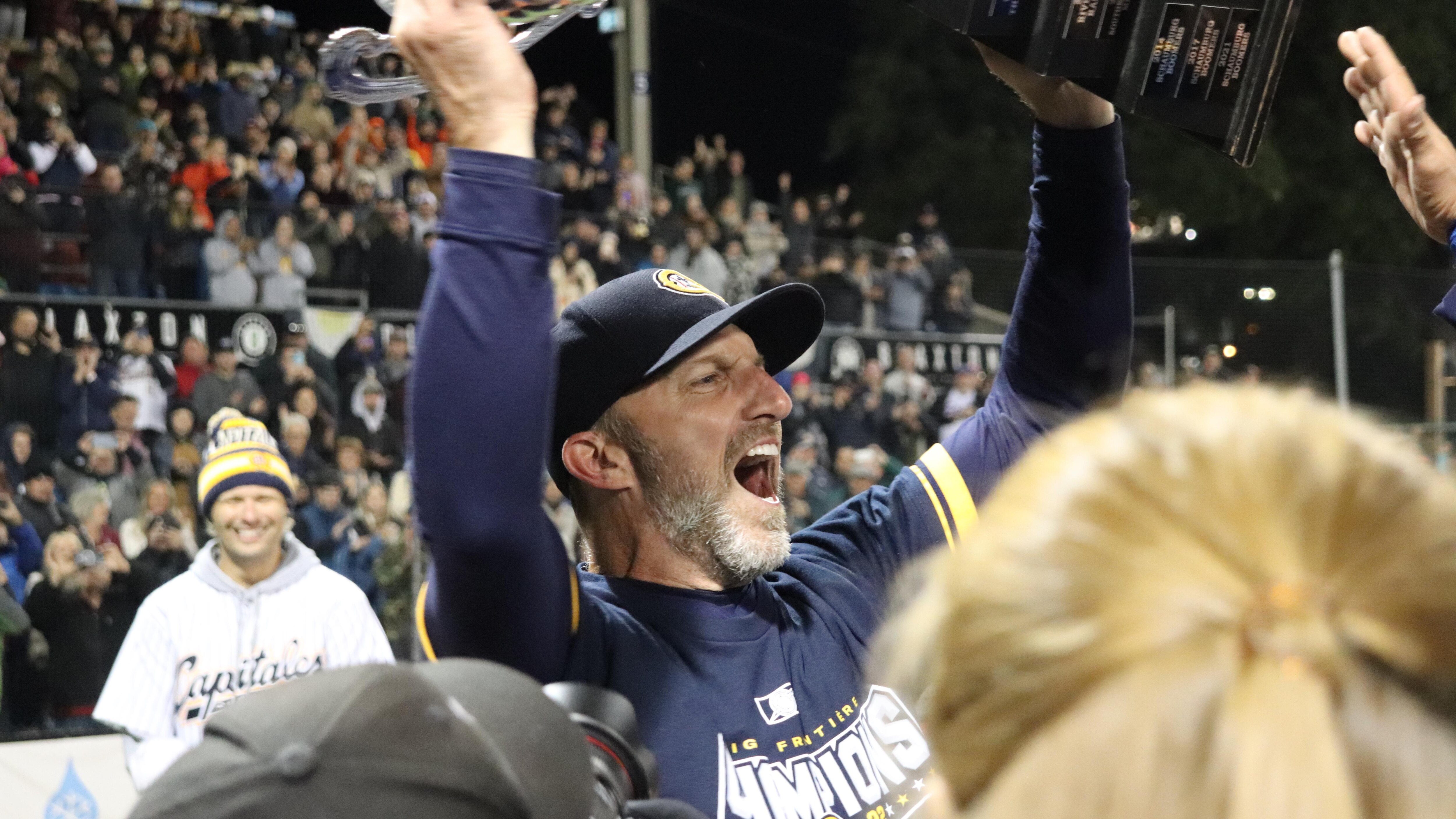 Les Capitales sont champions de la ligue Frontiere | OHdio | Radio-Canada