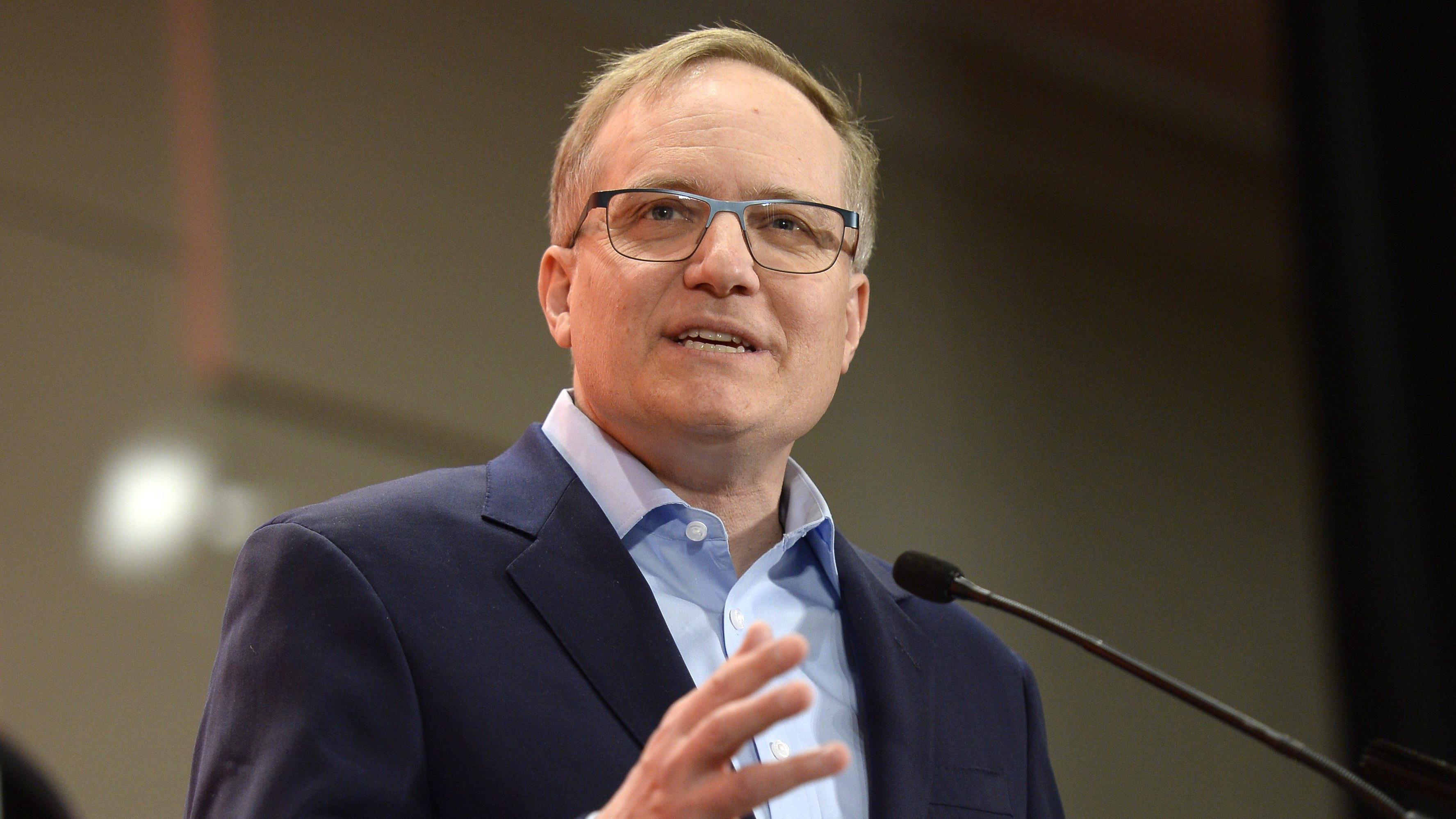 Le député NPD fédéral Peter Julian s'exprime sur son nouveau chef ...