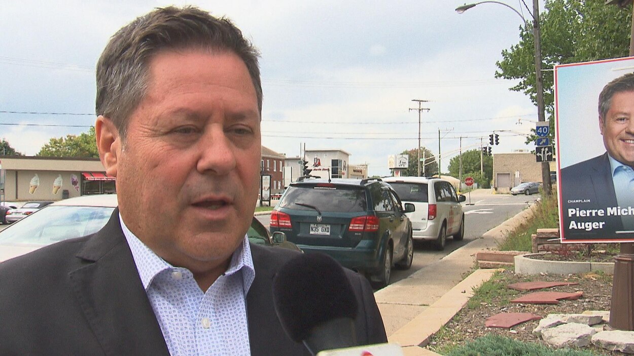 Pierre Michel Auger lance officiellement sa campagne | Radio-Canada