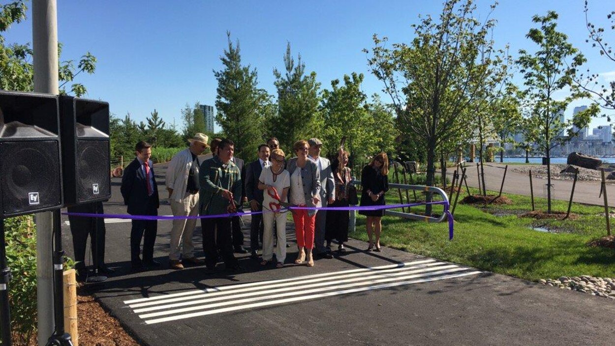 Un nouveau sentier riverain à la Place de l’Ontario | Radio-Canada