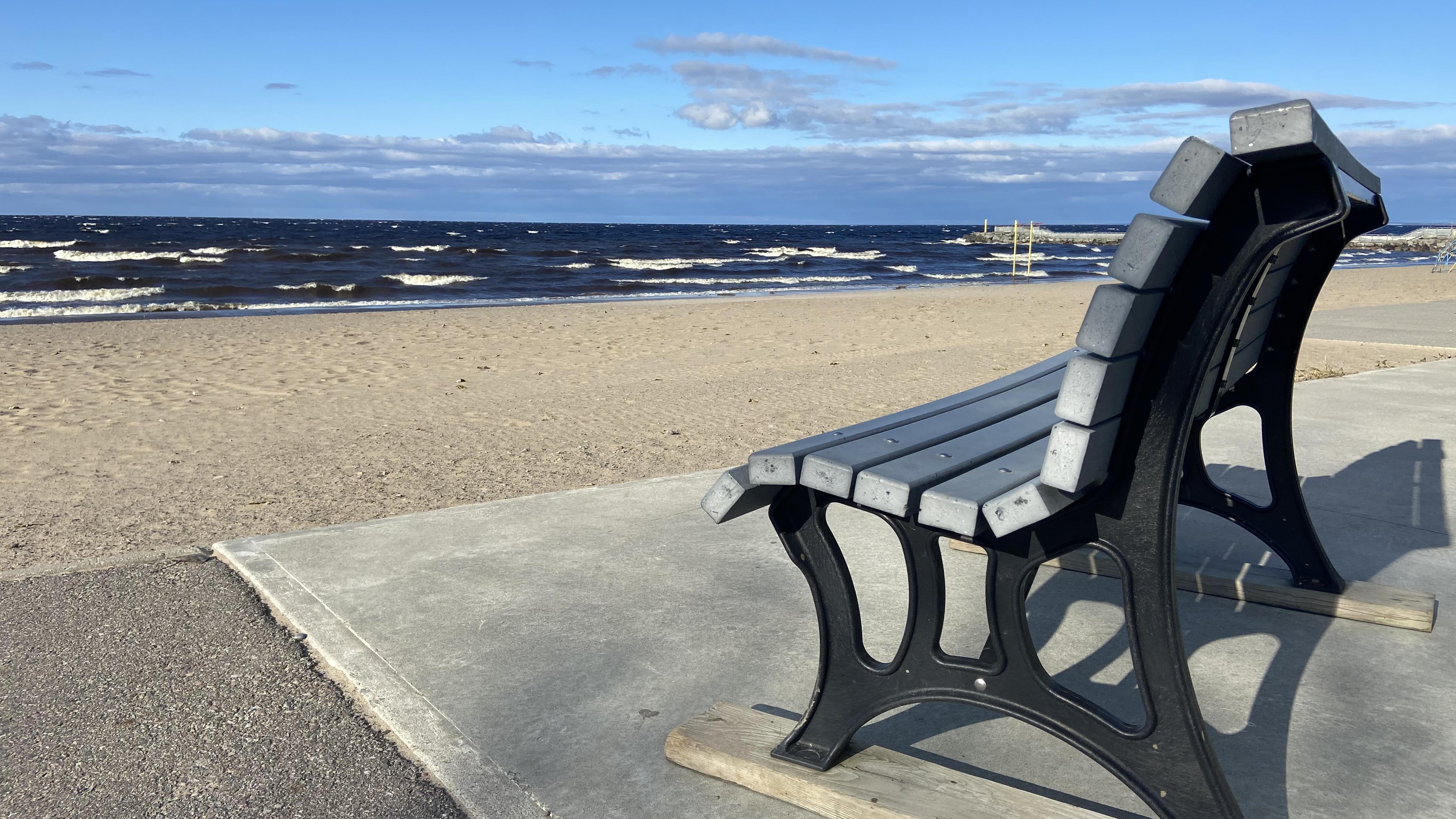 La plage Le Rigolet pourrait-elle devenir payante? | OHdio | Radio-Canada