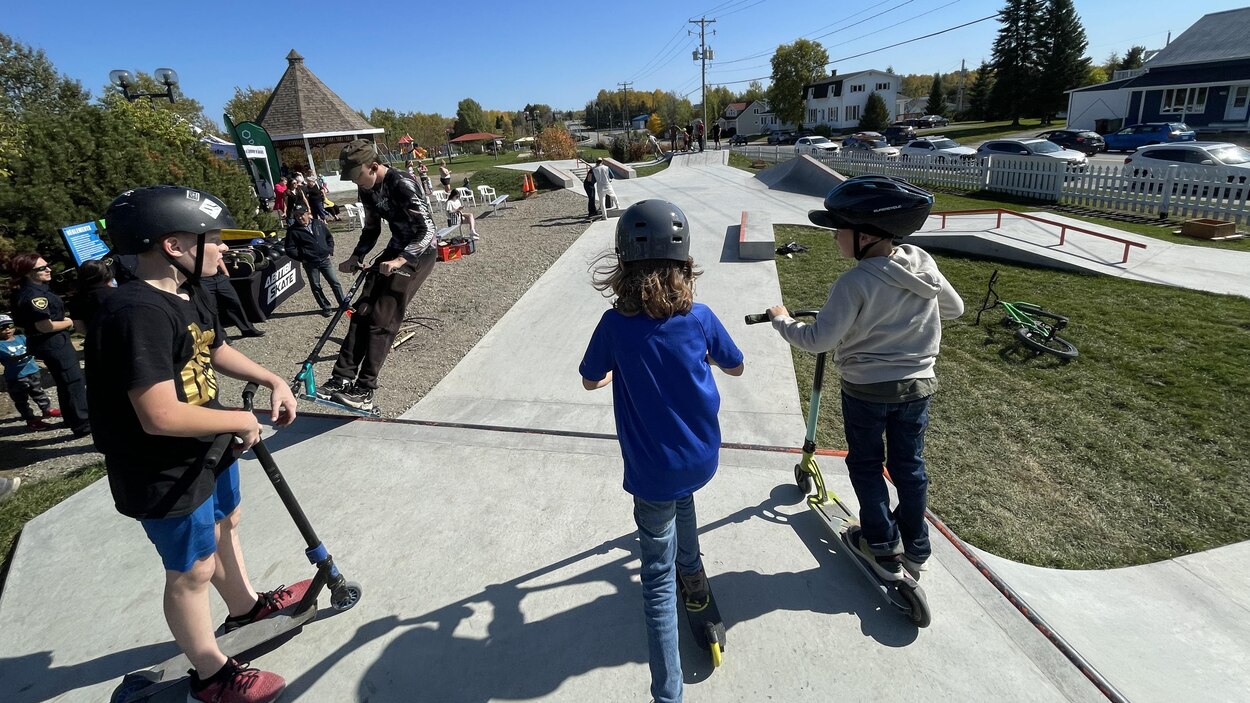 Barraute inaugure son parc de planche à roulettes | Radio-Canada