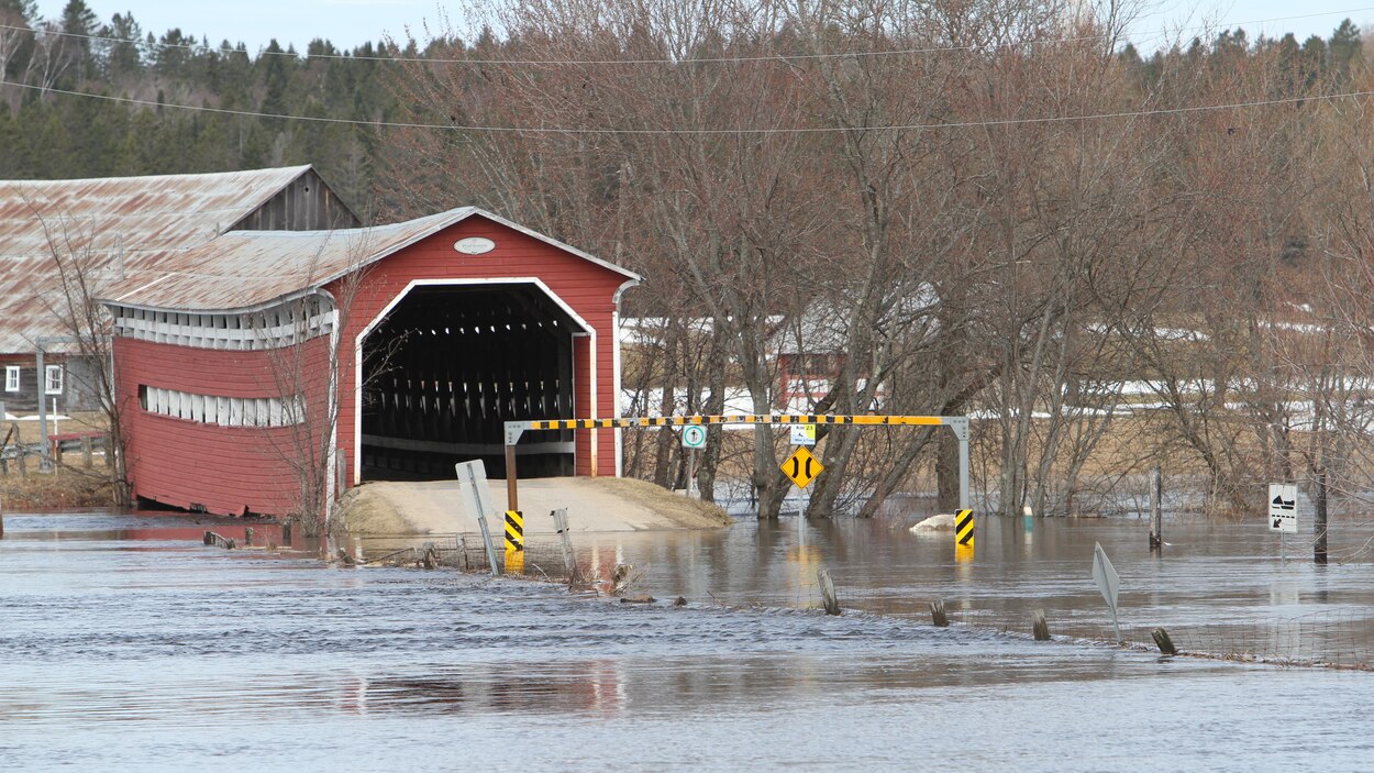 Inondations : l'eau continue à monter dans la plupart des régions du ...