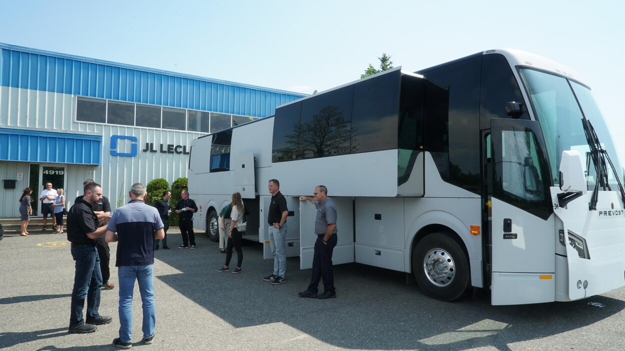 Prevost en tournée chez ses fournisseurs au Québec | Radio-Canada