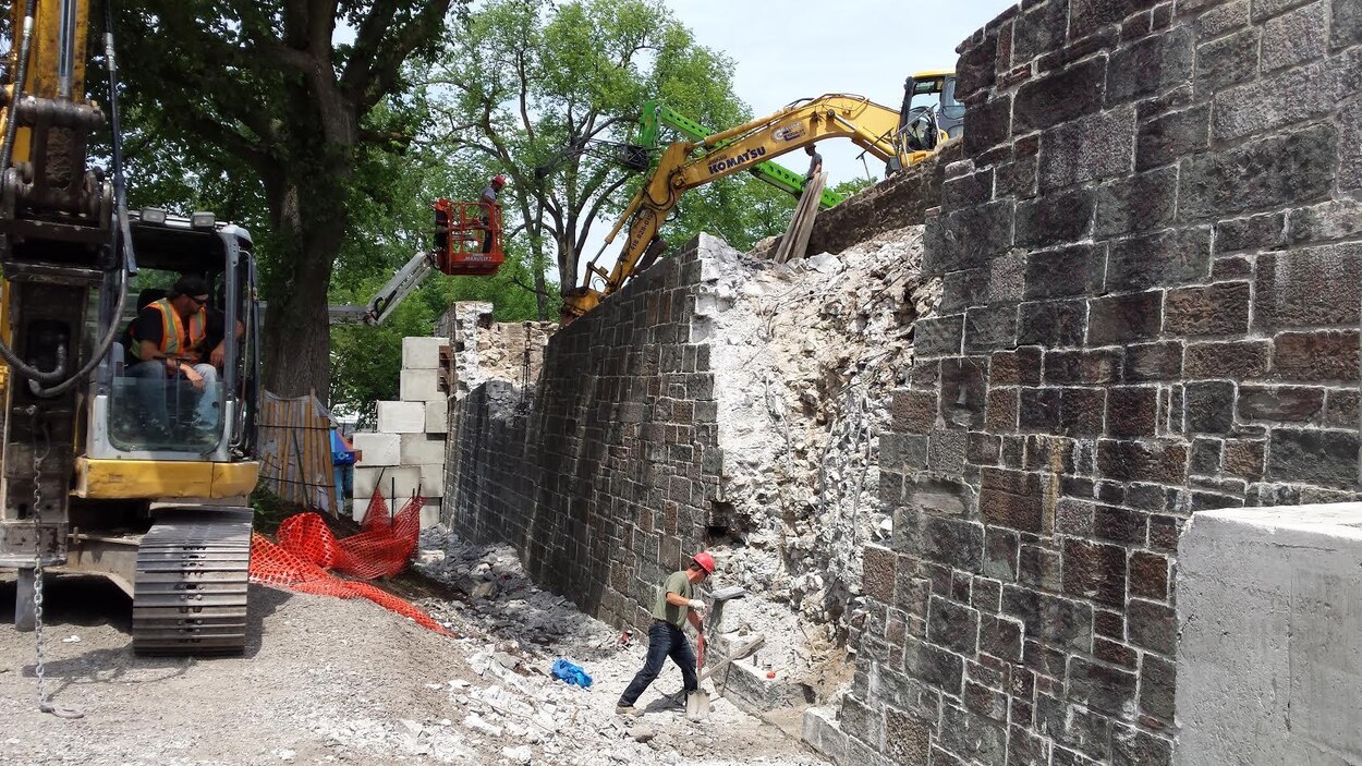 Les remparts de Québec se refont une beauté aux marteaux-piqueurs ...
