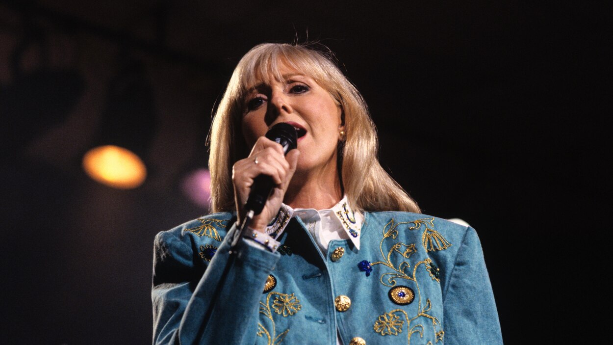 Fanny Bloom, Tire le coyote et Ariane Roy chantent Renée Martel | Radio ...