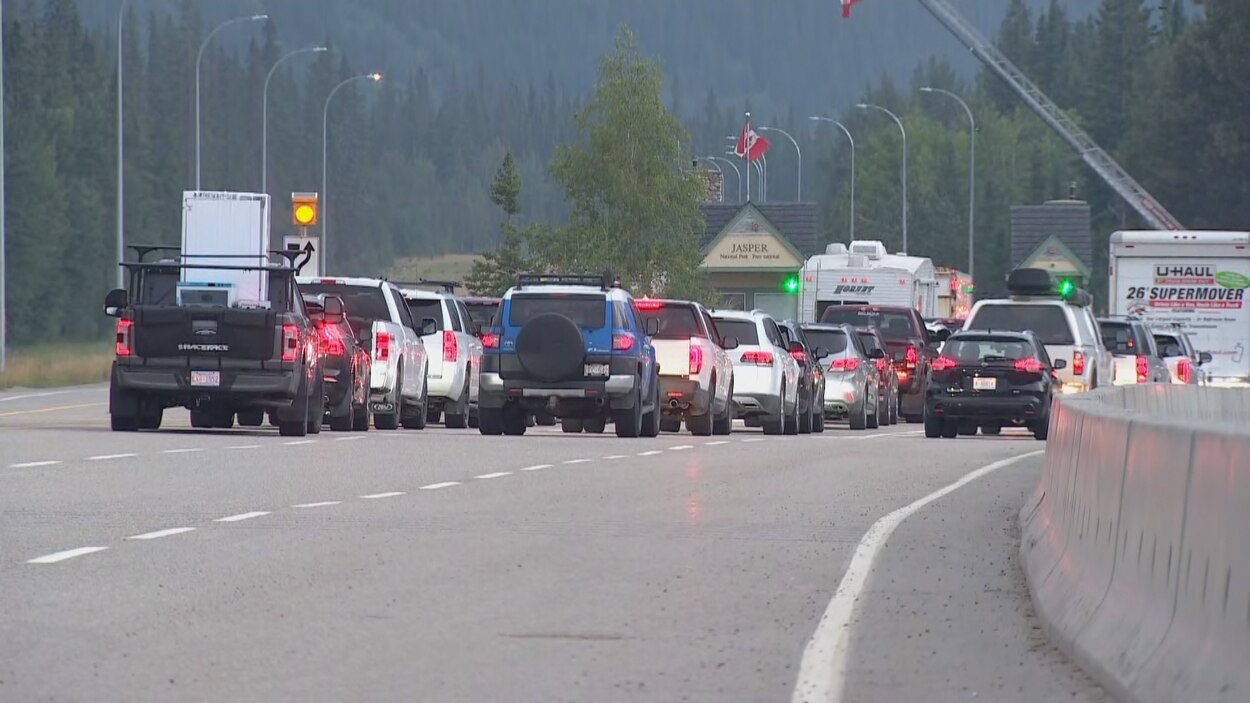 Feux de forêt : Jasper rouvre ses portes aux résidents | Radio-Canada