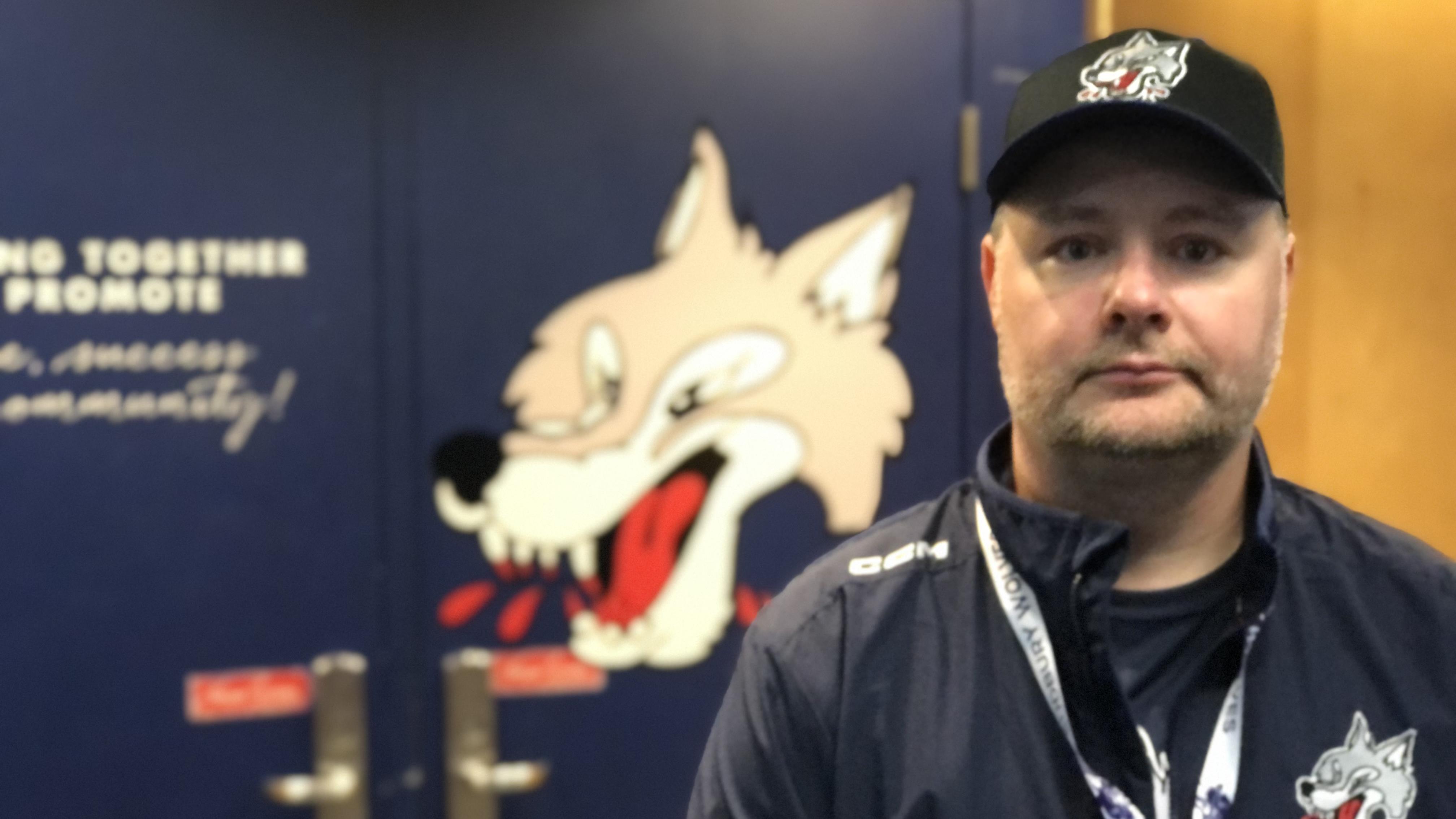 Rick Dorval et le début de la saison régulière dans la Ligue de hockey ...