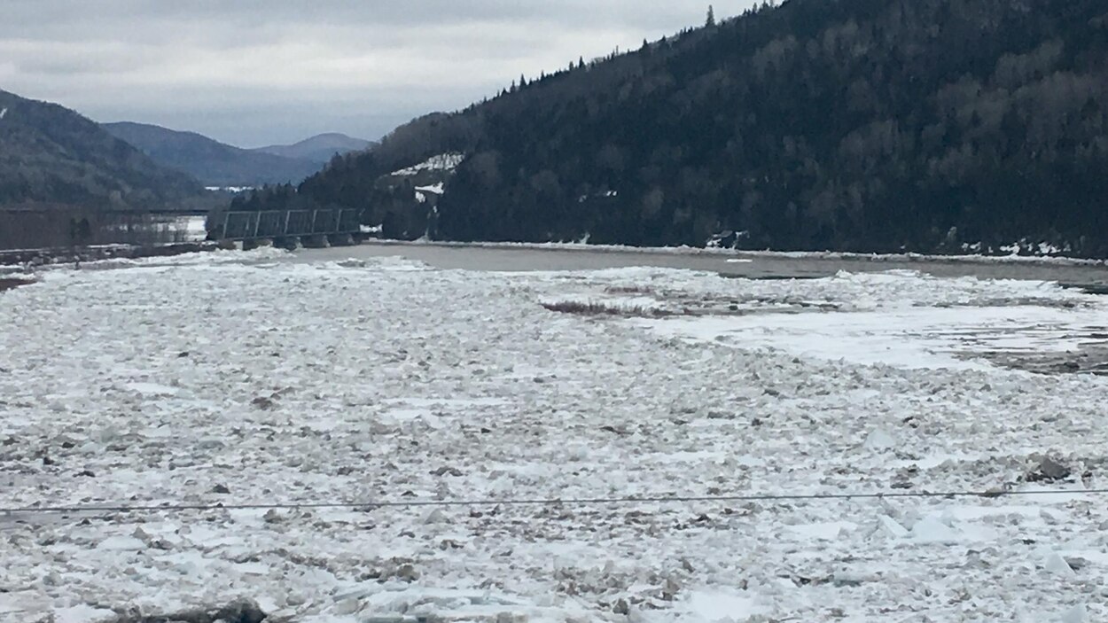 Embâcle sur la rivière Ristigouche : la tension baisse à Matapédia ...