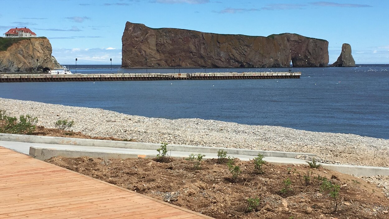 Un nouveau quai pourrait cacher le rocher Percé | Radio-Canada