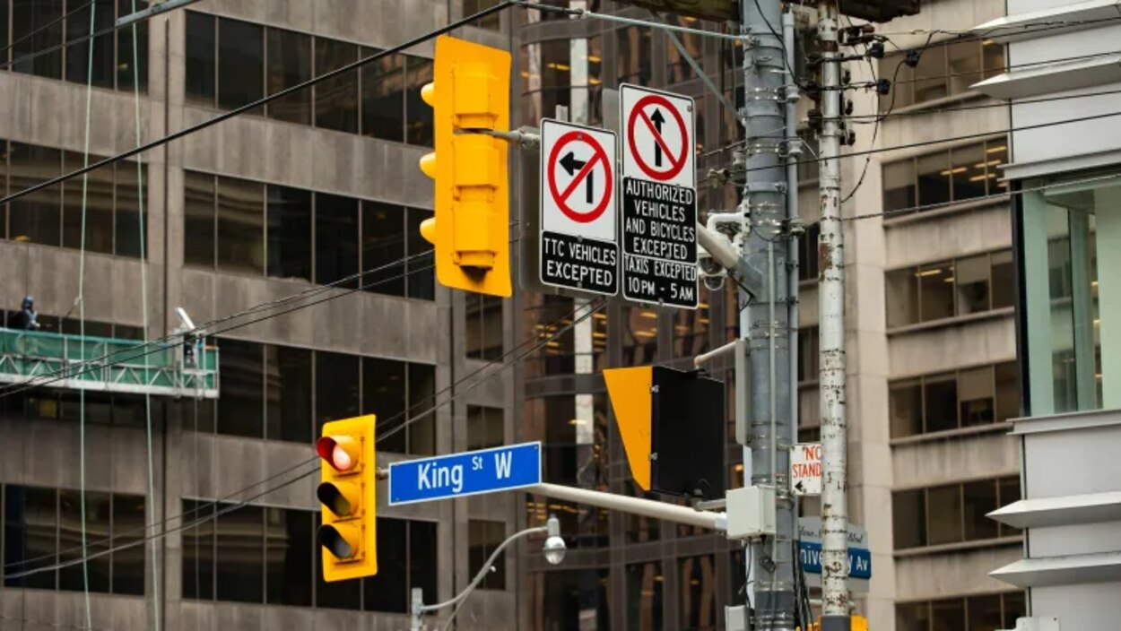 Le corridor prioritaire sur la rue King, cinq ans plus tard | Radio-Canada