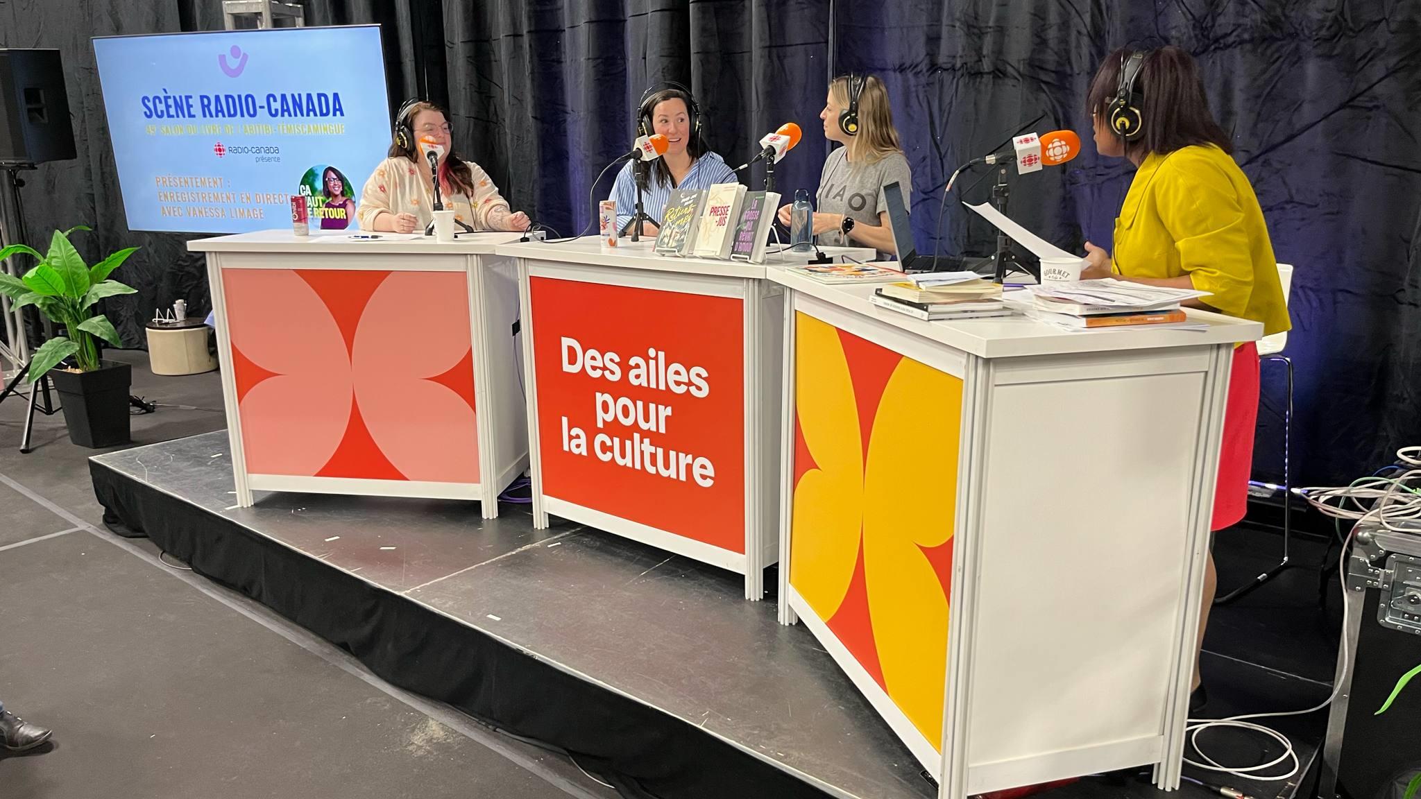 Franc succès pour le 49e Salon du livre de l’Abitibi-Témiscamingue | OHdio | Radio-Canada