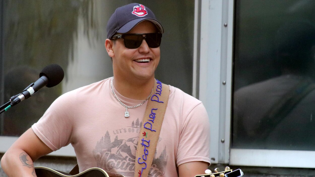 Scott-Pien Picard décrit la douleur de l’amour perdu dans une nouvelle ...