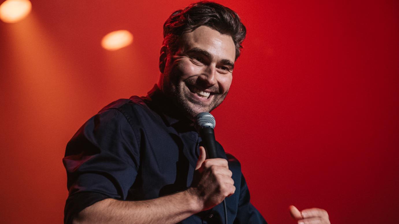 Simon Gouache et le succès du bouche-à-oreille | OHdio | Radio-Canada