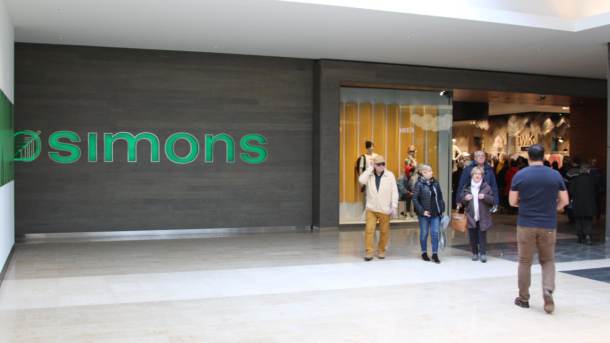 Simons inaugure son magasin écoénergétique | Radio-Canada