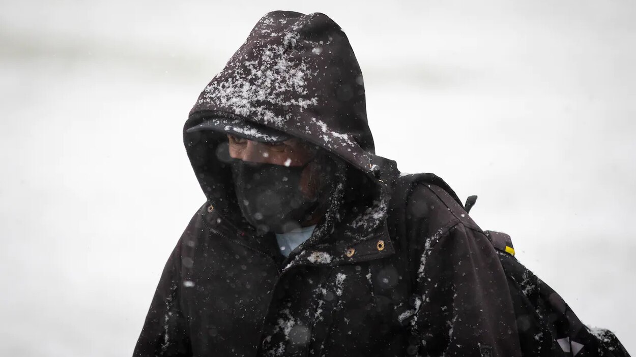 Libo-libo nawalan ng kuryente sa B.C. South Coast habang binayo ng ...