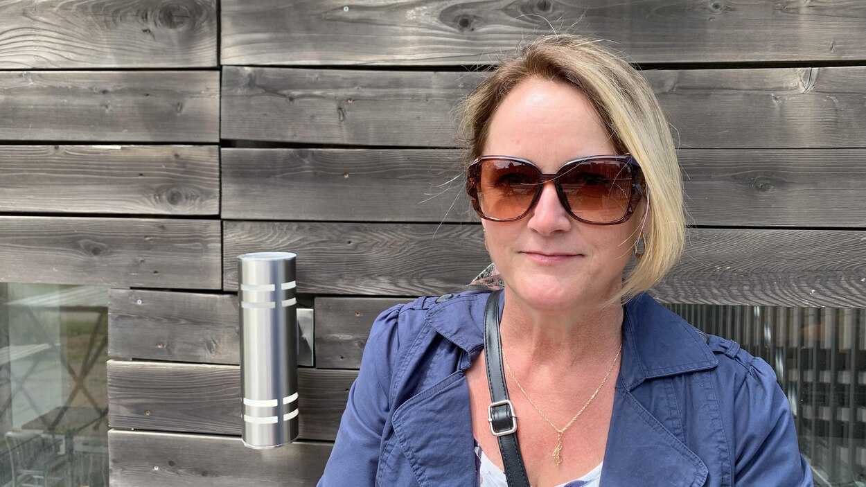 Attente longue et inquiétante pour les personnes évacuées à cause du ...