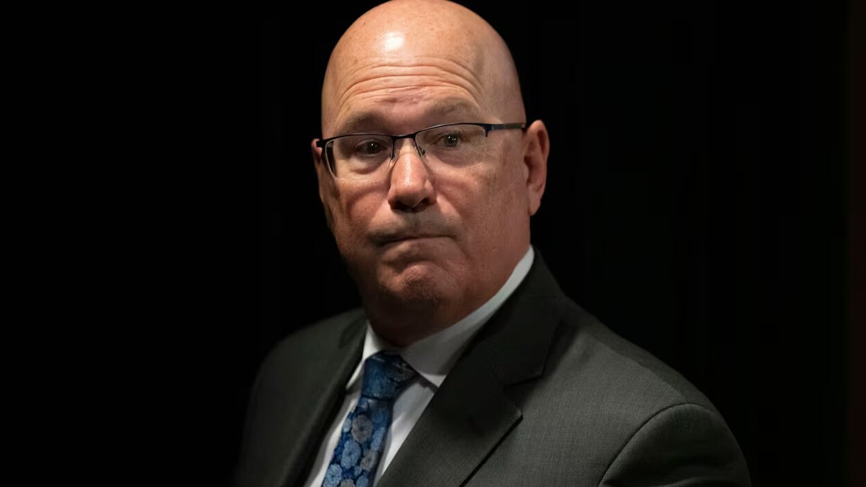 Parusahan ang ministro ng housing dahil sa Greenbelt land swap sa ...