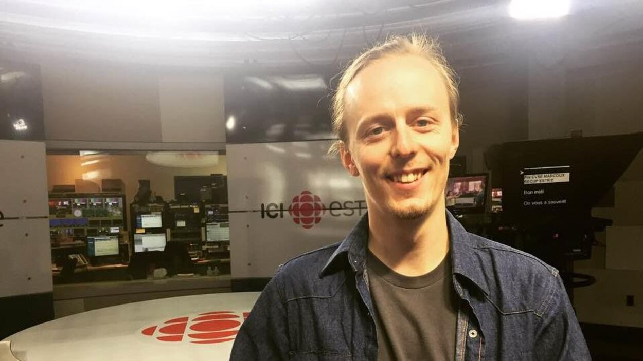 Se tirer une bûche avec le conteur en herbe Steven Slab | Radio-Canada