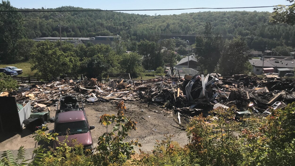 Témiscaming se mobilise après l’incendie | Radio-Canada