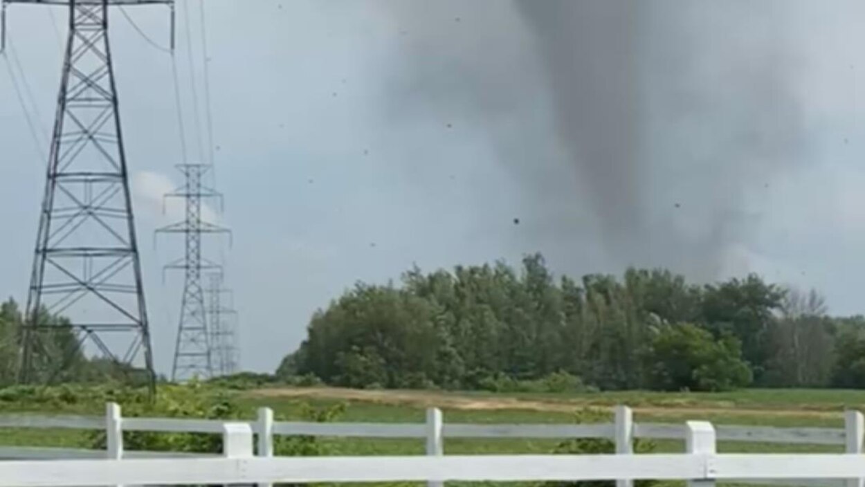 Le Québec a été touché par quatre tornades lundi après-midi | Radio-Canada