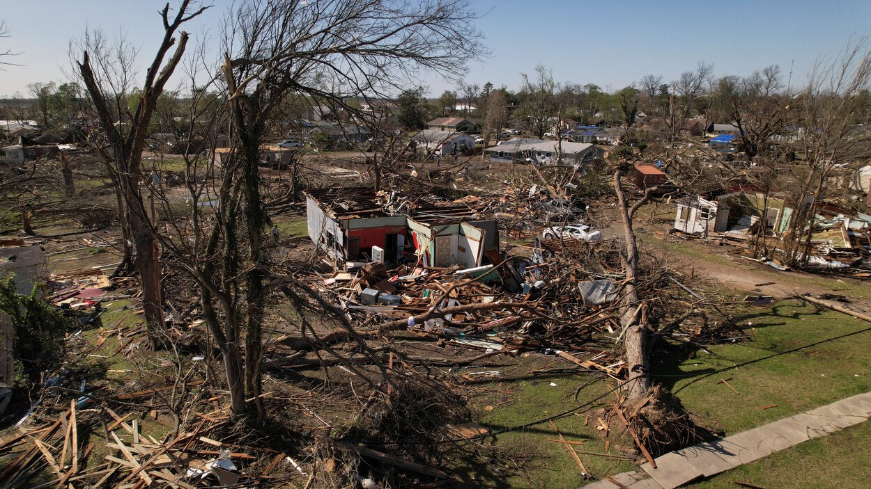 Powerful Tornado Kills At Least 25 In Mississippi, Including Rolling ...