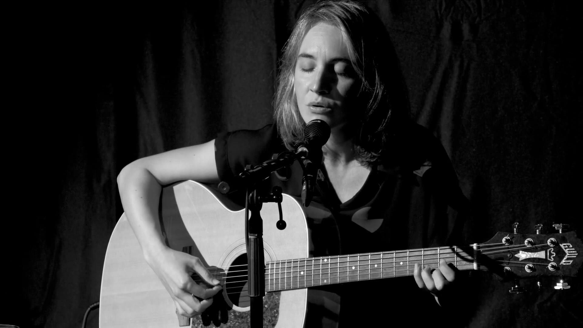 Redécouvrir le folk avec Myriam Gendron | OHdio | Radio-Canada