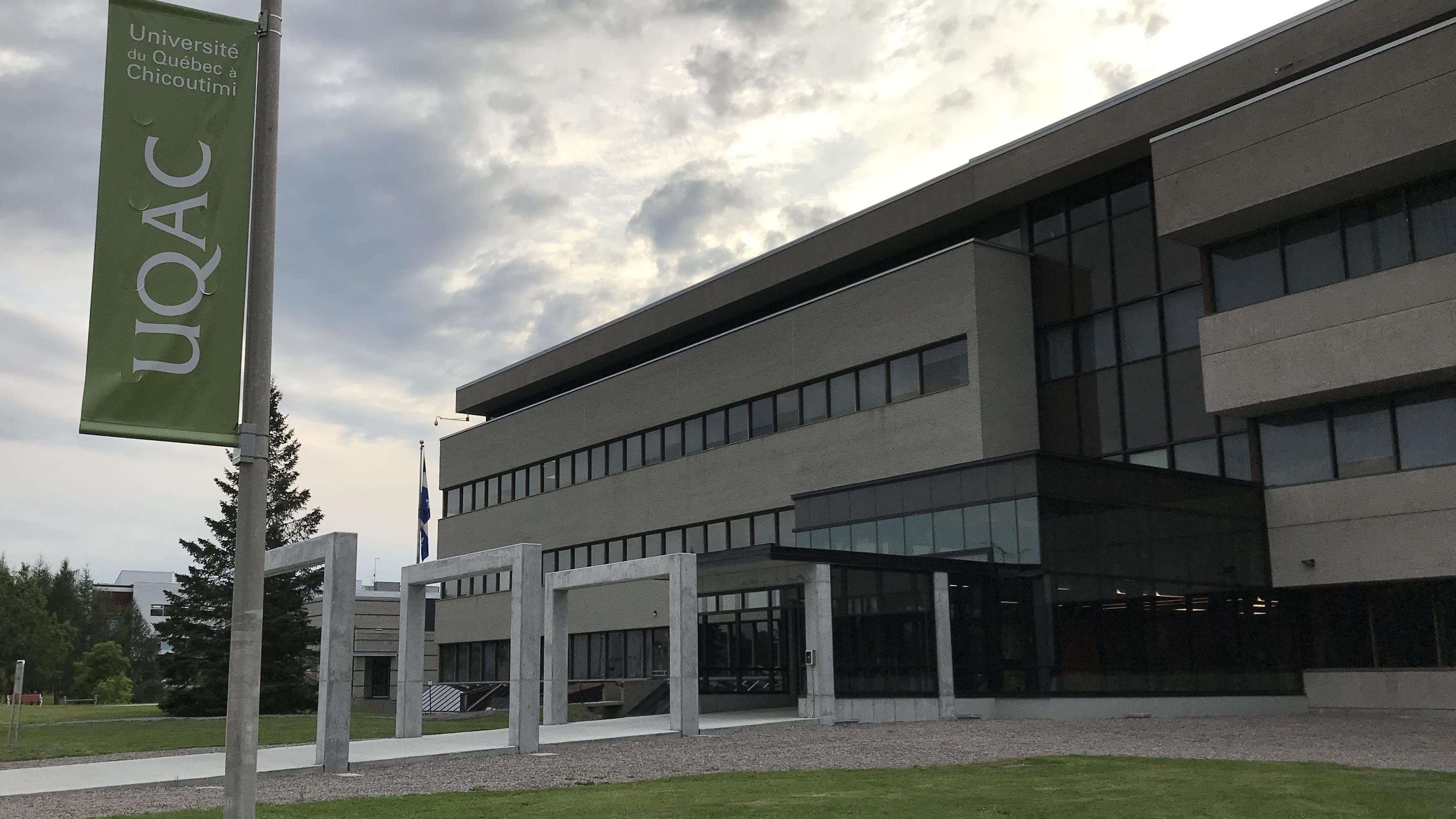 Contestation à l'endroit de la rectrice de l'UQAC