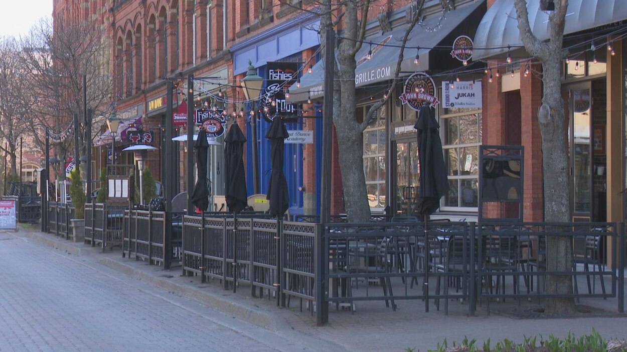 À Charlottetown, 20 ans après son ouverture, Victoria Row fait des ...