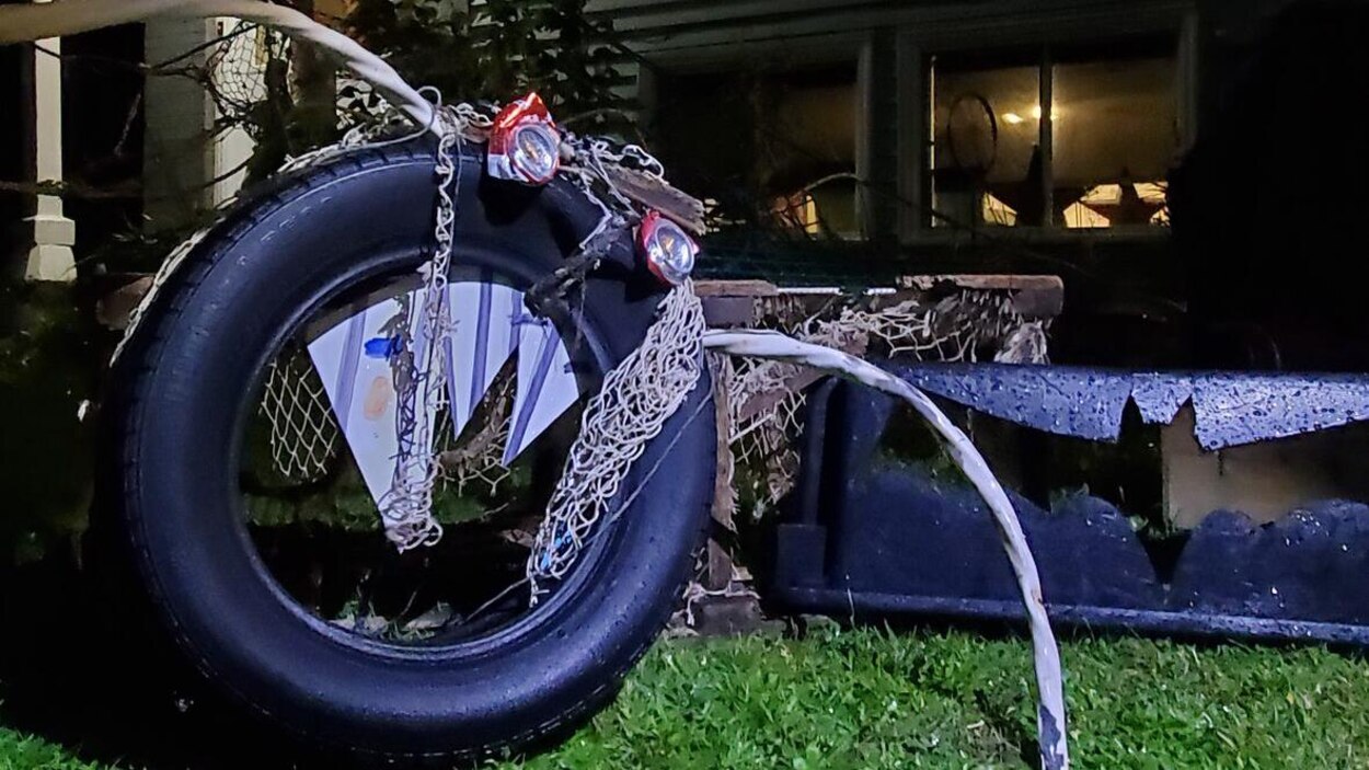 Une exposition d'Halloween montre la pollution des côtes de la Nouvelle ...