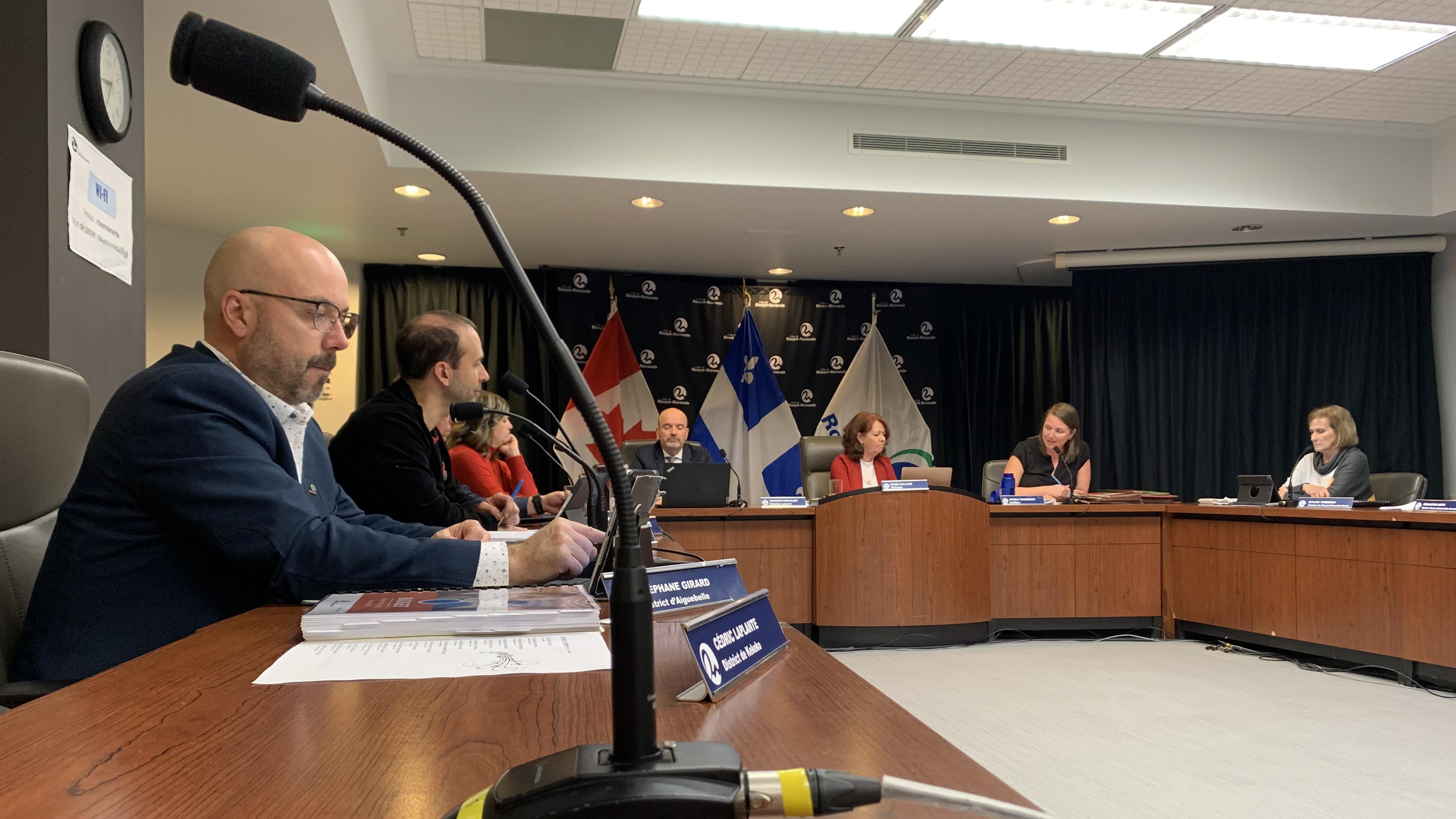 Projet de règlement sur les Airbnb adopté à Rouyn-Noranda | OHdio | Radio-Canada