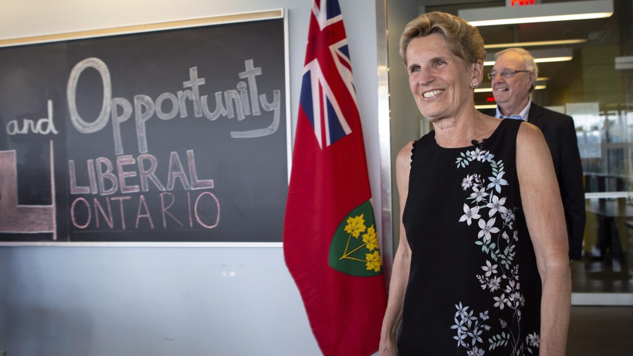 Paul Martin fait campagne aux côtés de Kathleen Wynne | Radio-Canada