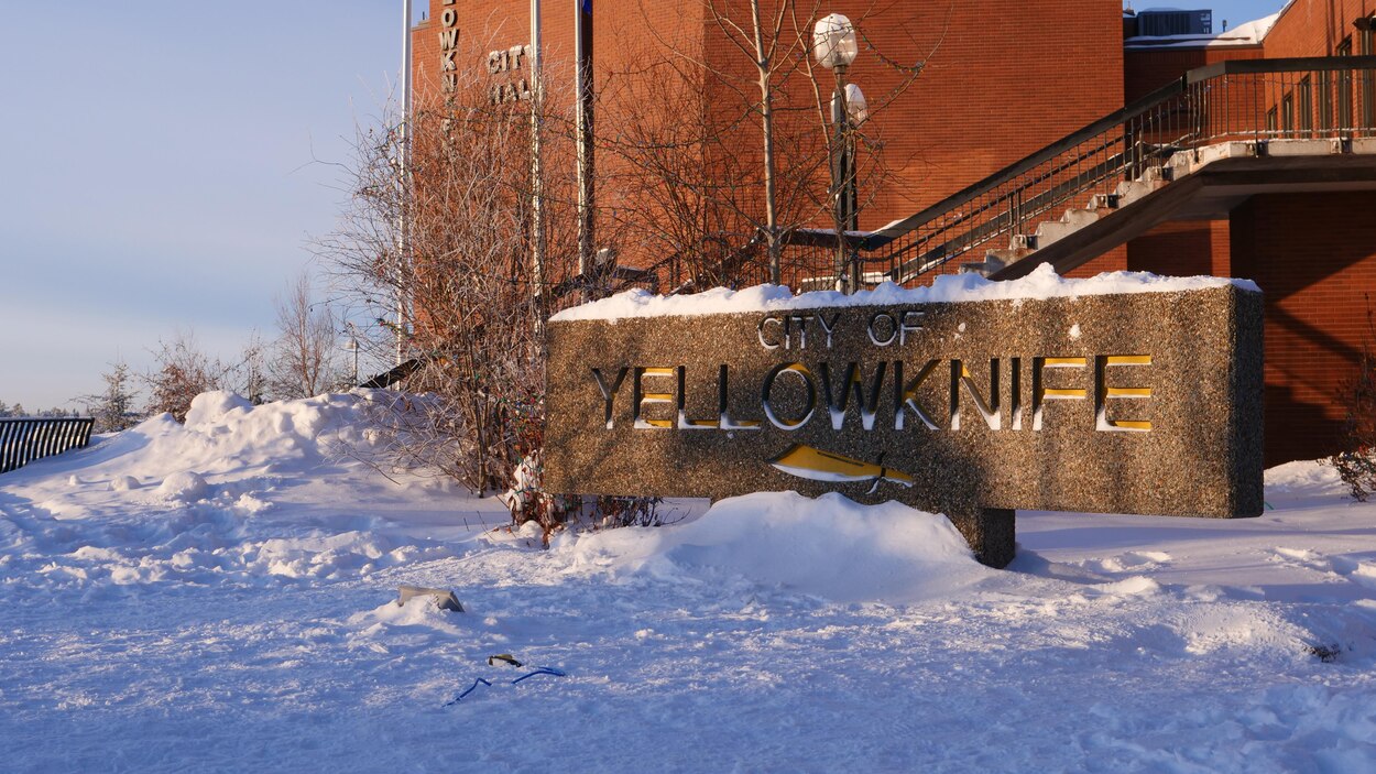 Les employés de la Ville de Yellowknife prêts à débrayer | Radio-Canada