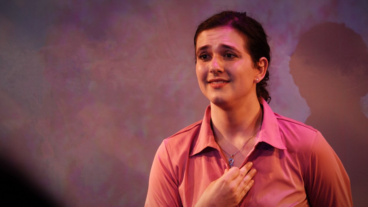 Intimité et transidentité : le franc-parler de Zoë | Radio-Canada