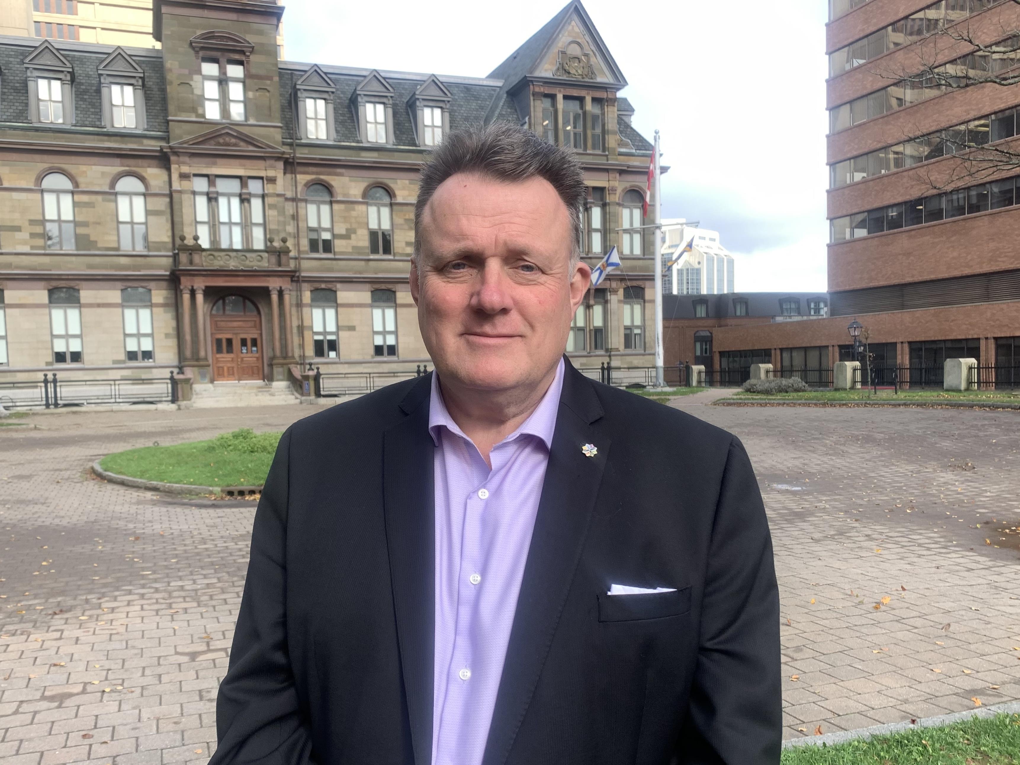 La province ignore les objections d’Halifax sur son projet de loi