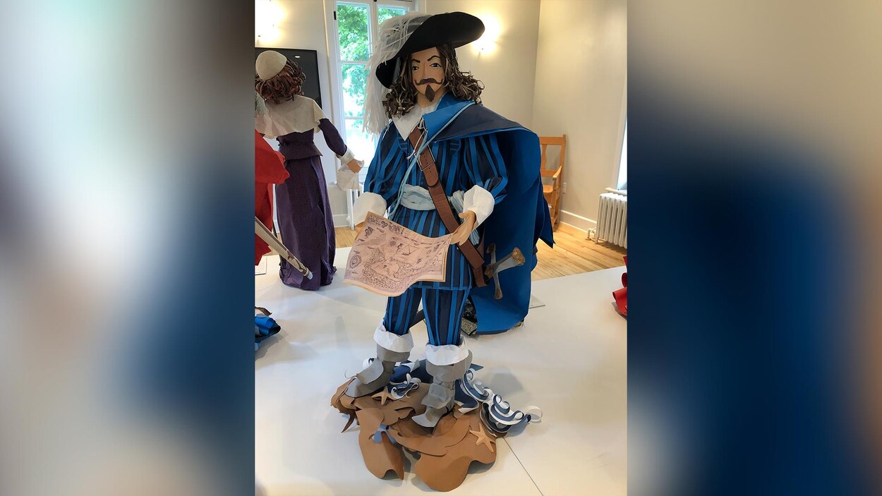 Colle, papier, ciseaux : le génie du papier Claude Lafortune | Radio-Canada