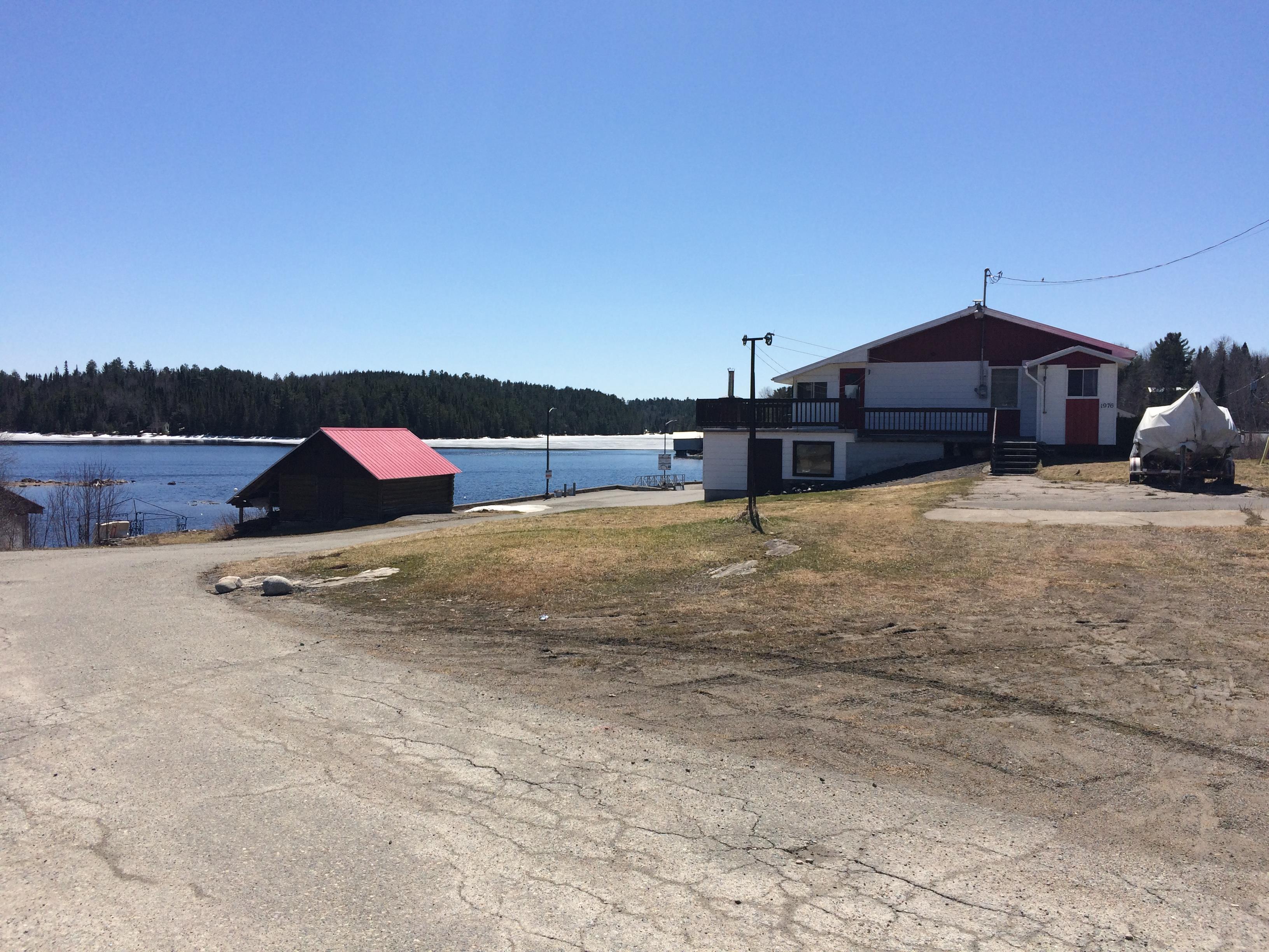 Bisbille autour de l'accès au quai public de Laniel | Radio-Canada.ca